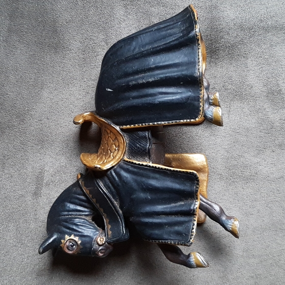 schleich | Toys | Schleich Black Knights Armored Horse | Poshmark